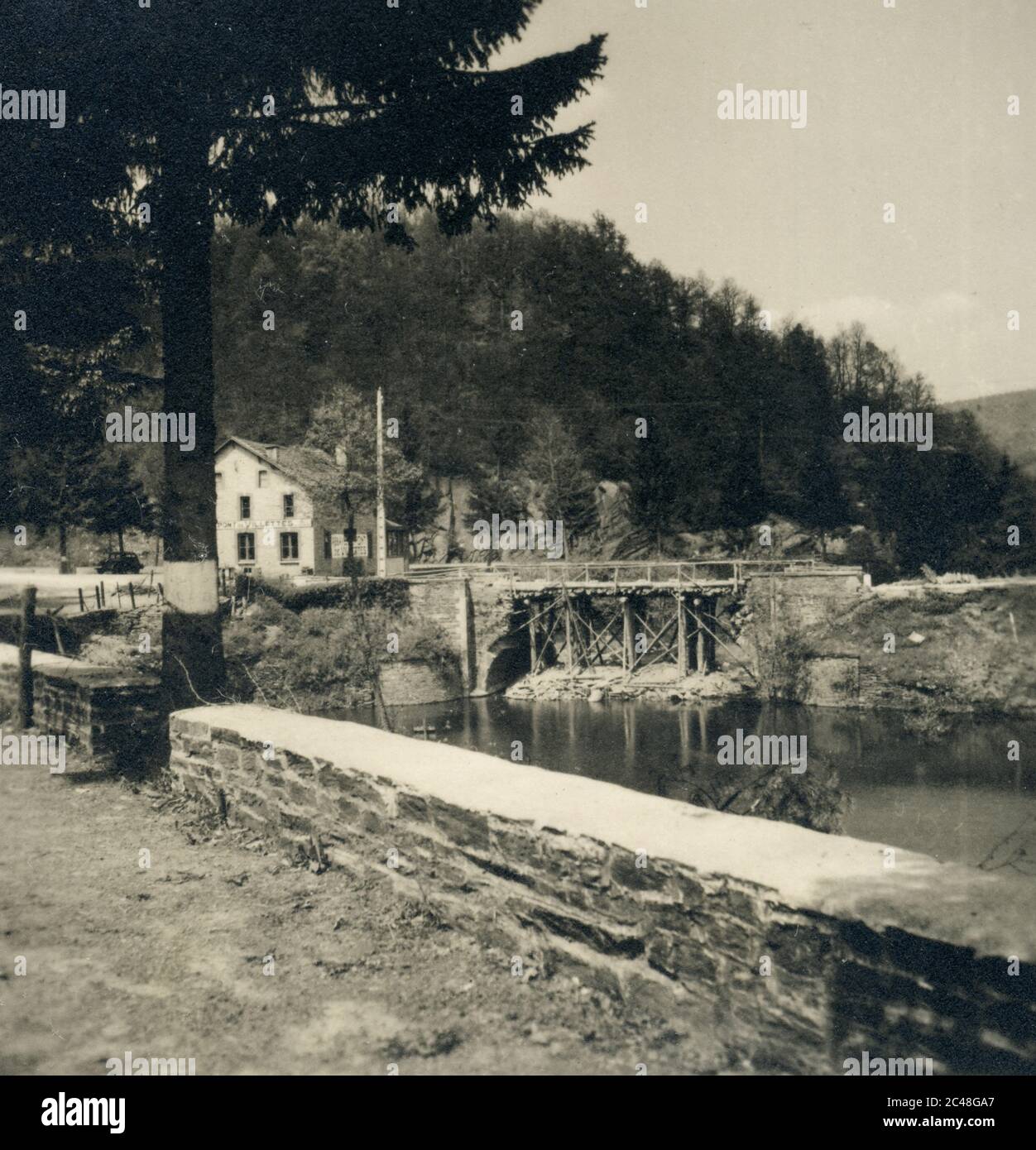Events: WW2 - WWII Les Bordeaux bridge damaged , part of the Mulberry ...