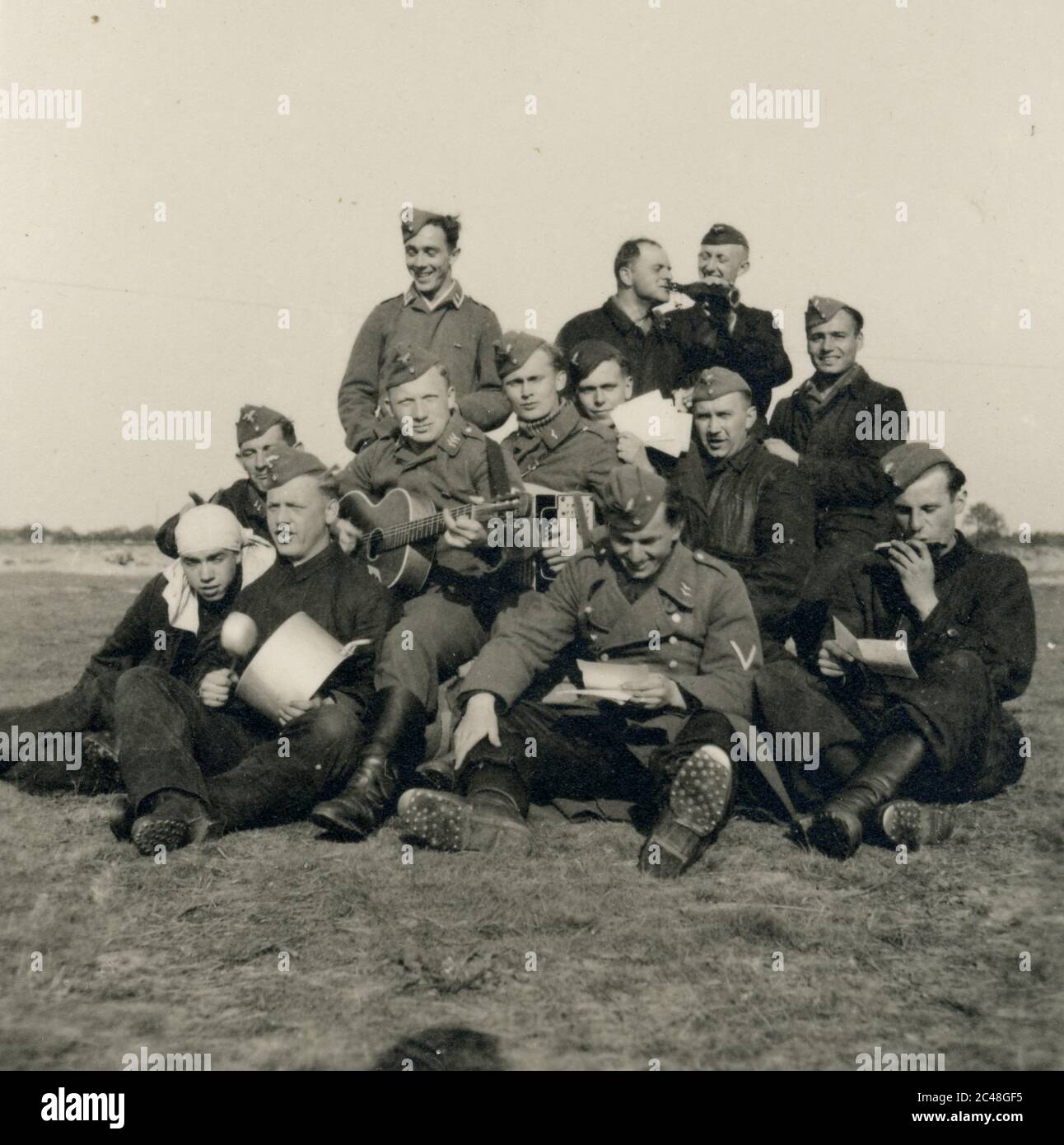 Events: WW2 - WWII Nazi Wehrmacht soldiers occupy Belgium - Dinant ...