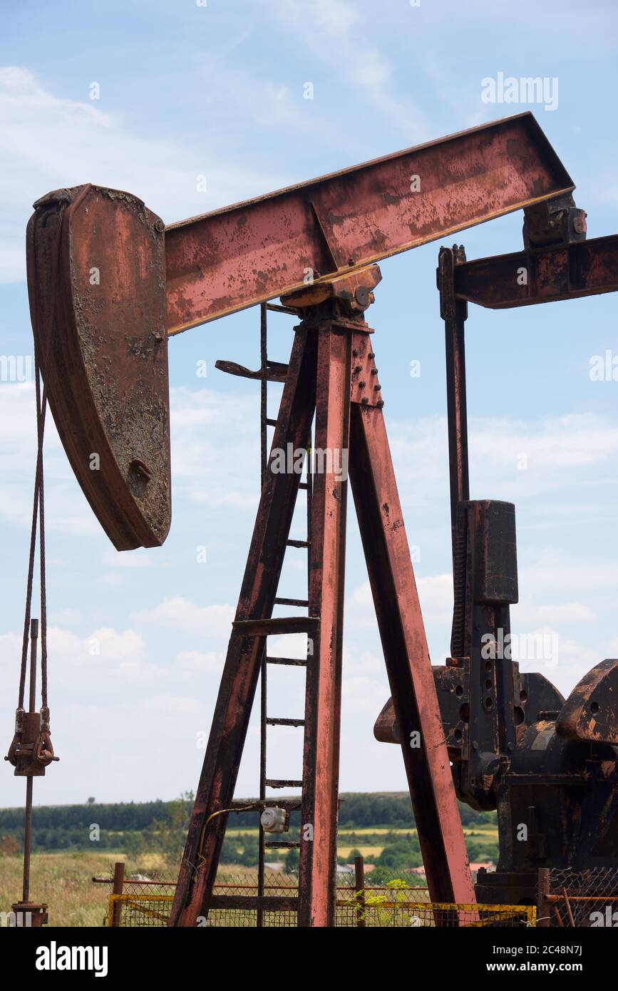 Oil rig spain hi-res stock photography and images - Alamy