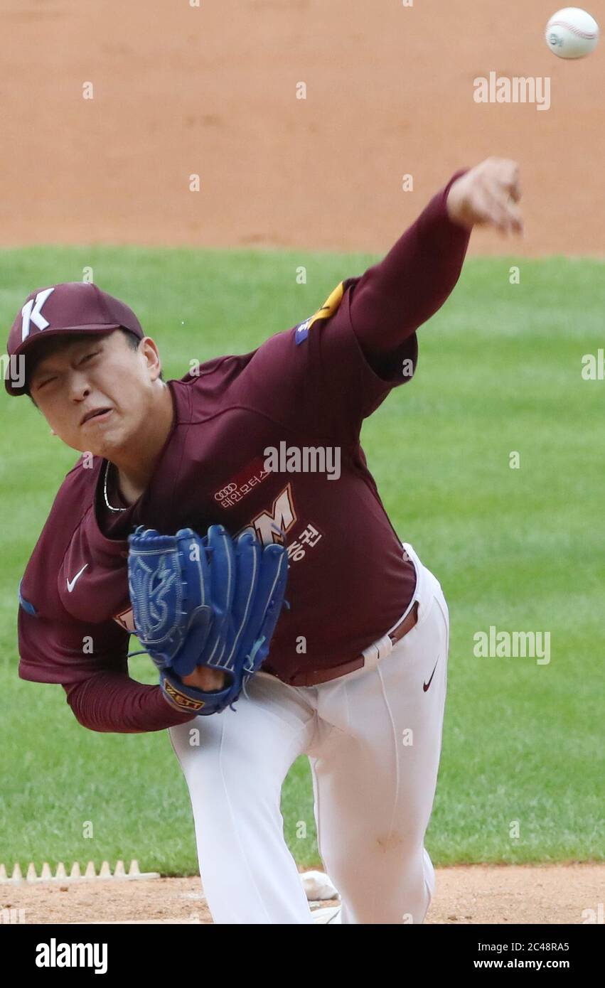 25th June, 2020. Kiwoom Heroes' Lee Seung-ho Kiwoom Heroes' Lee Seung-ho pitches against the LG ...