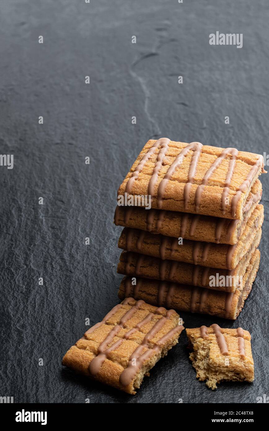 Caramel squares hi-res stock photography and images - Alamy
