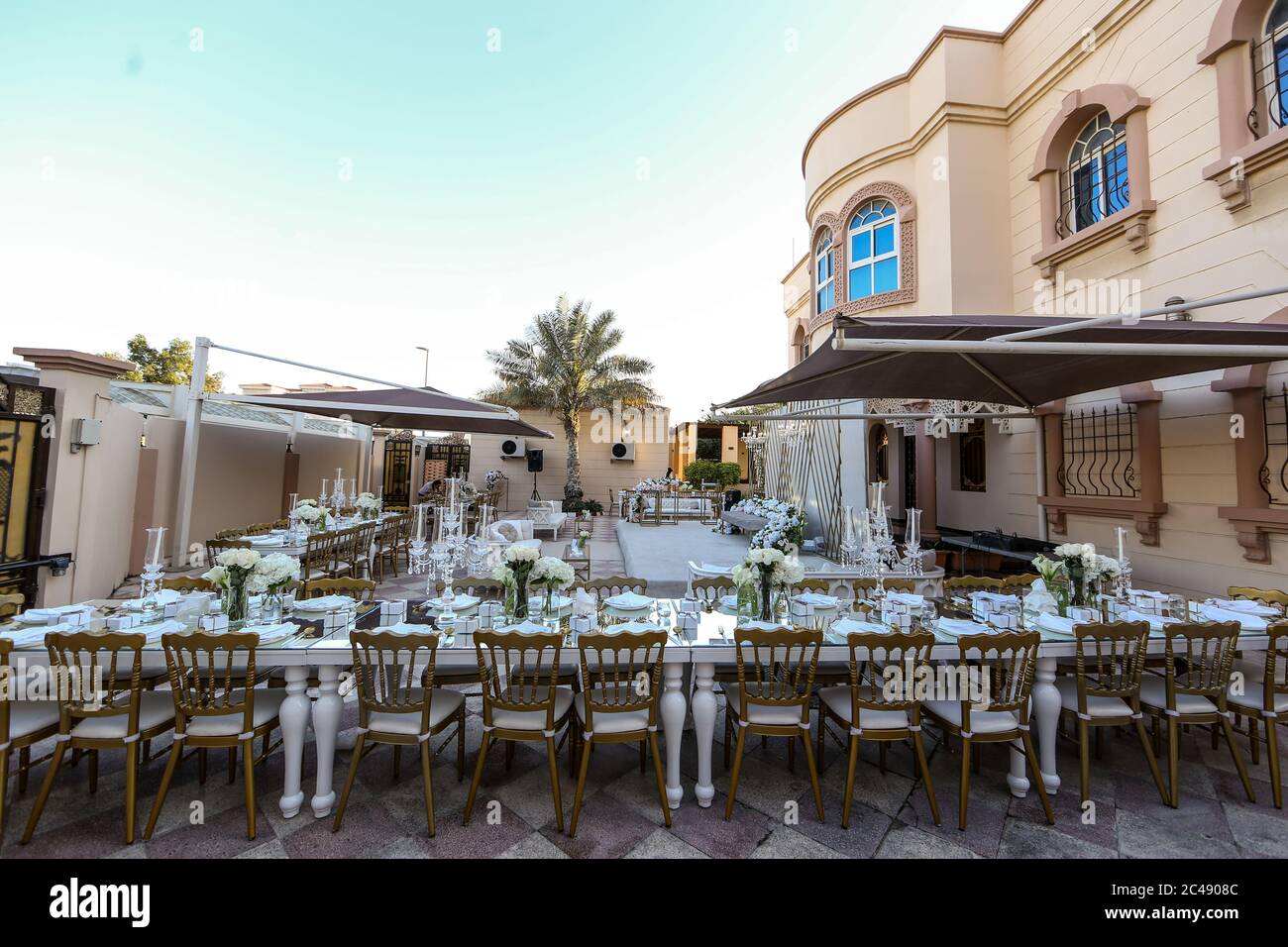 Indian restaurant decoration hi-res stock photography and images - Alamy