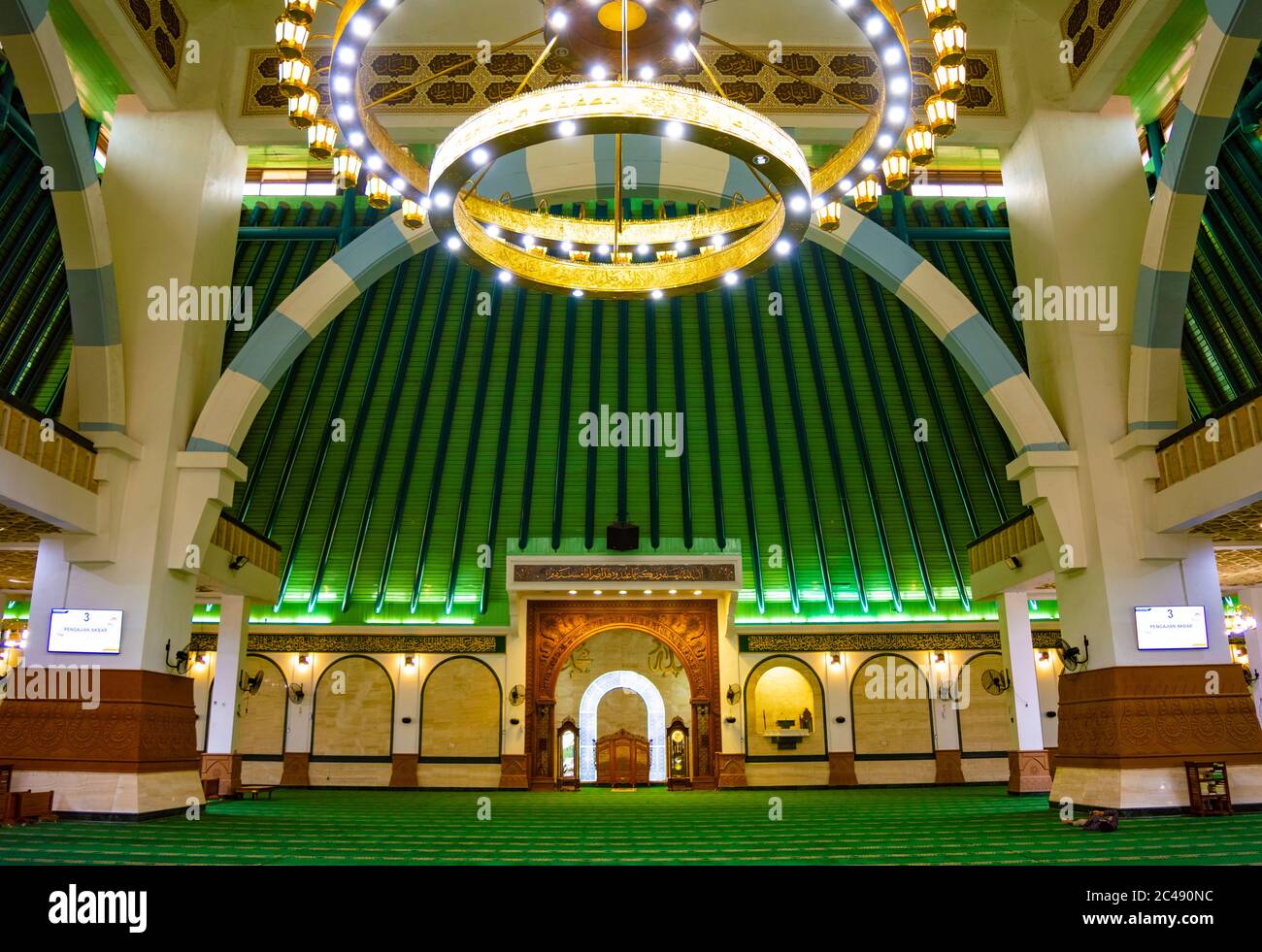 Interior of masjid hi-res stock photography and images - Alamy