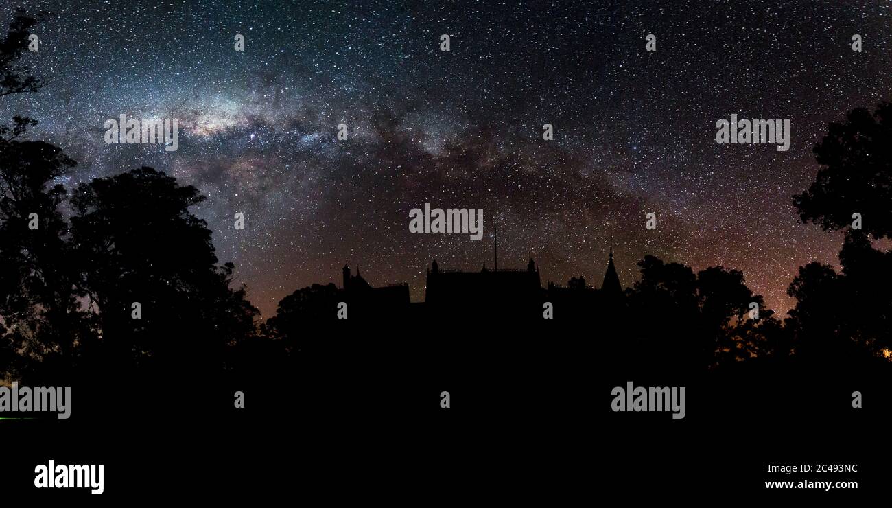 Buildings astronomy at night hi-res stock photography and images - Alamy