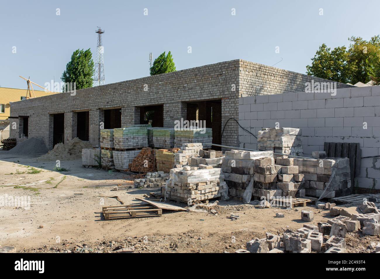 Construction of storage facilities. Pallet blocks Stock Photo - Alamy