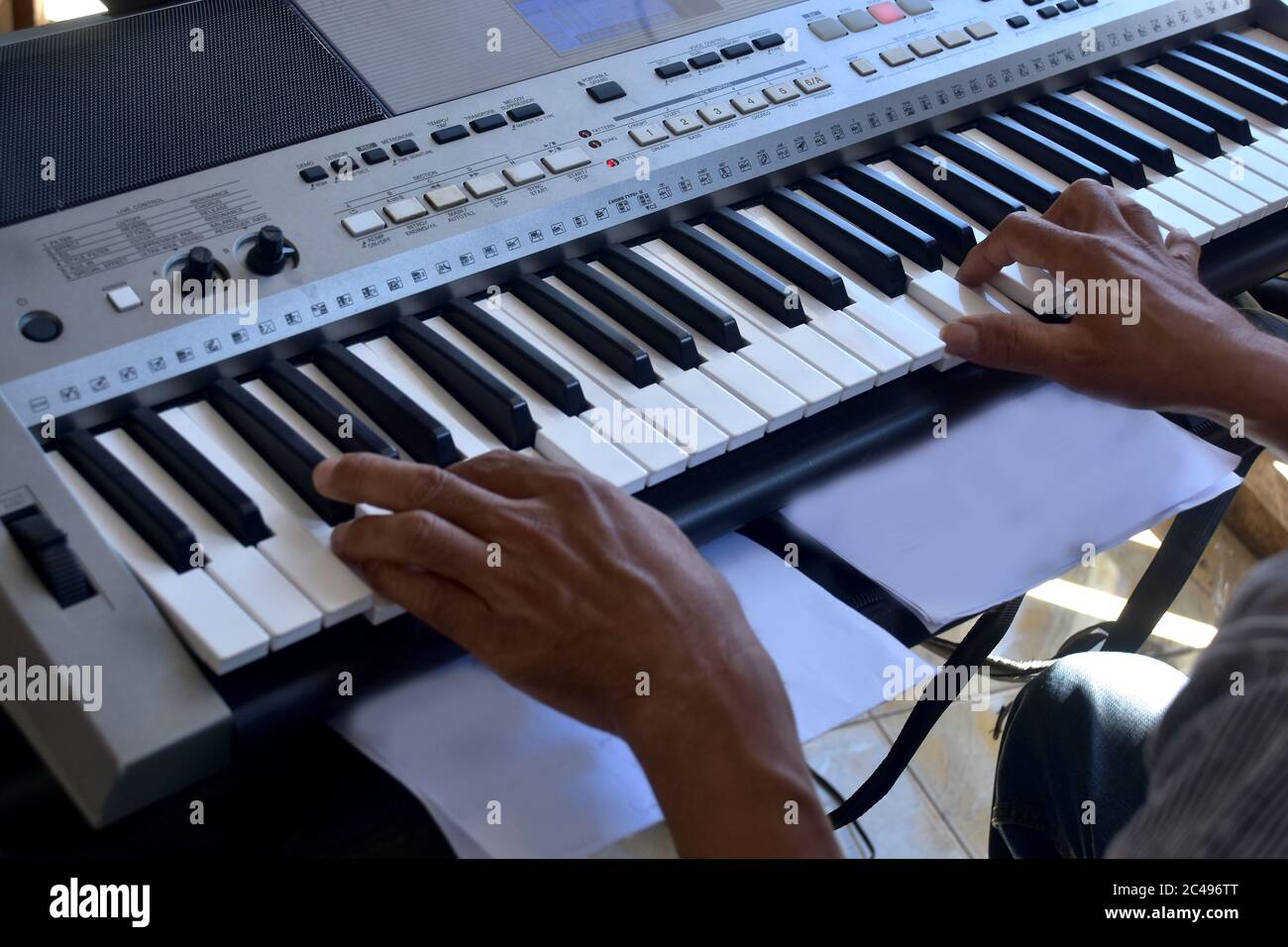 Keybord player hi-res stock photography and images - Alamy