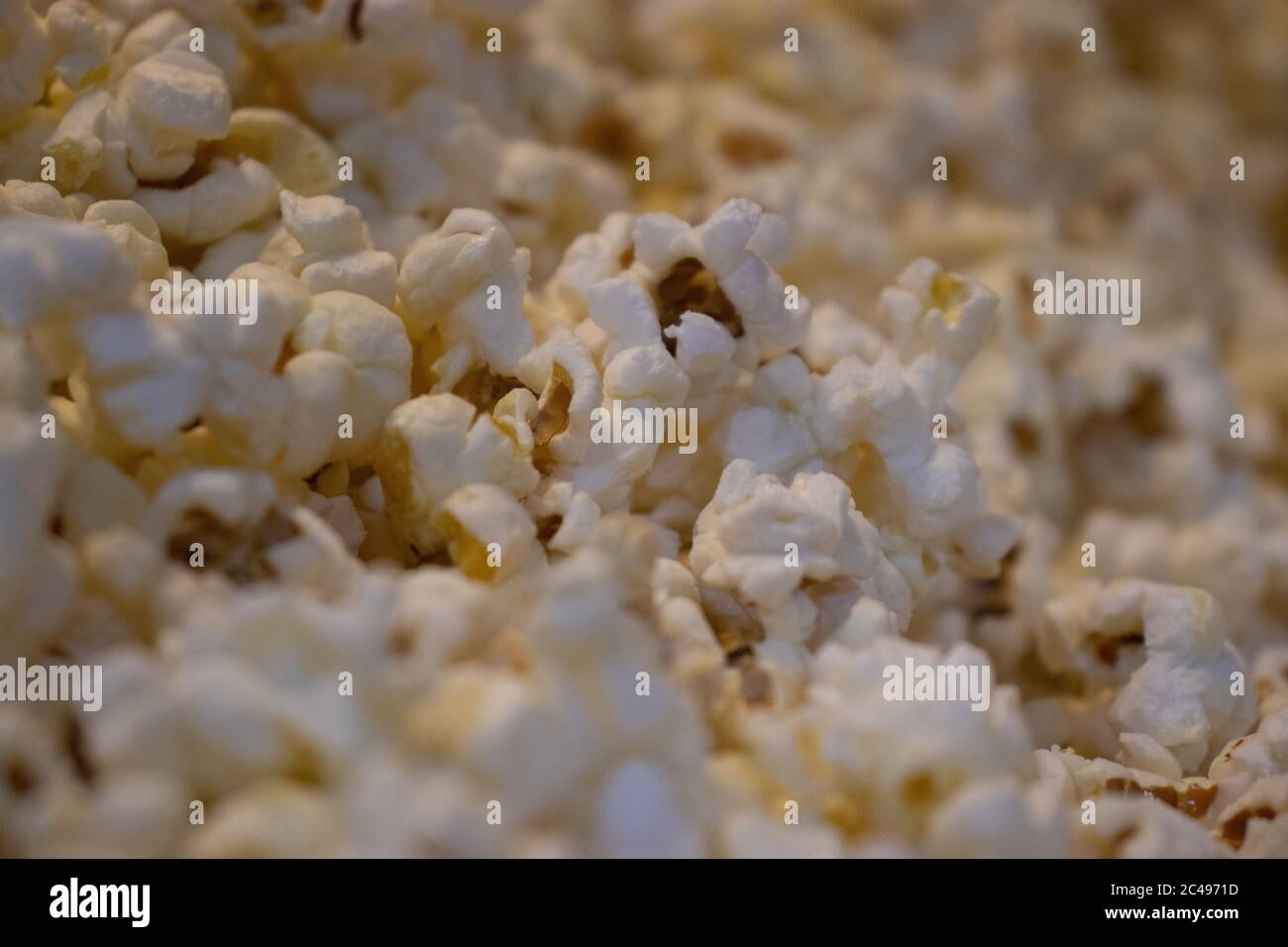 How To String Popcorn High Resolution Stock Photography and Images - Alamy
