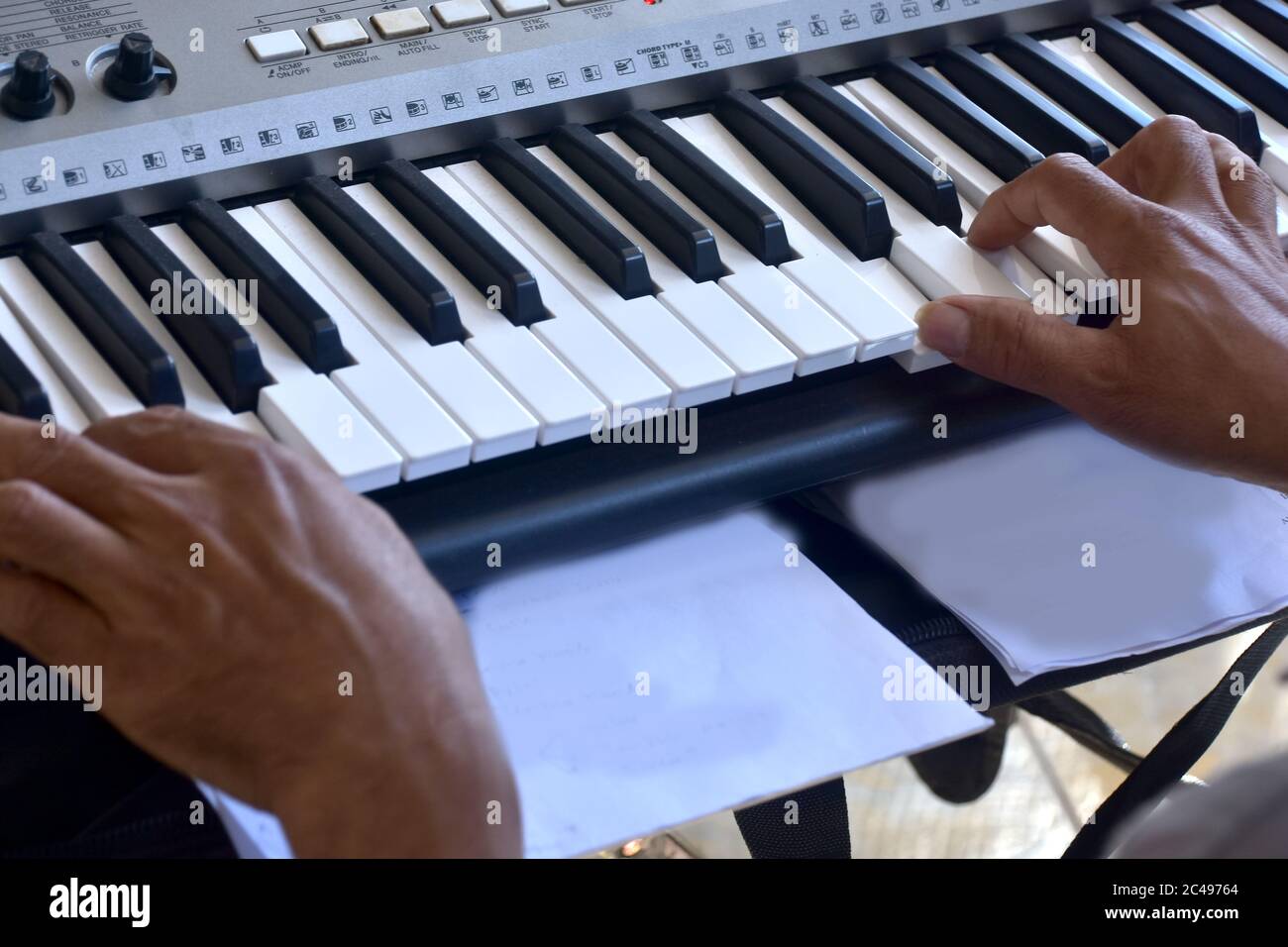 Keybord player hi-res stock photography and images - Alamy