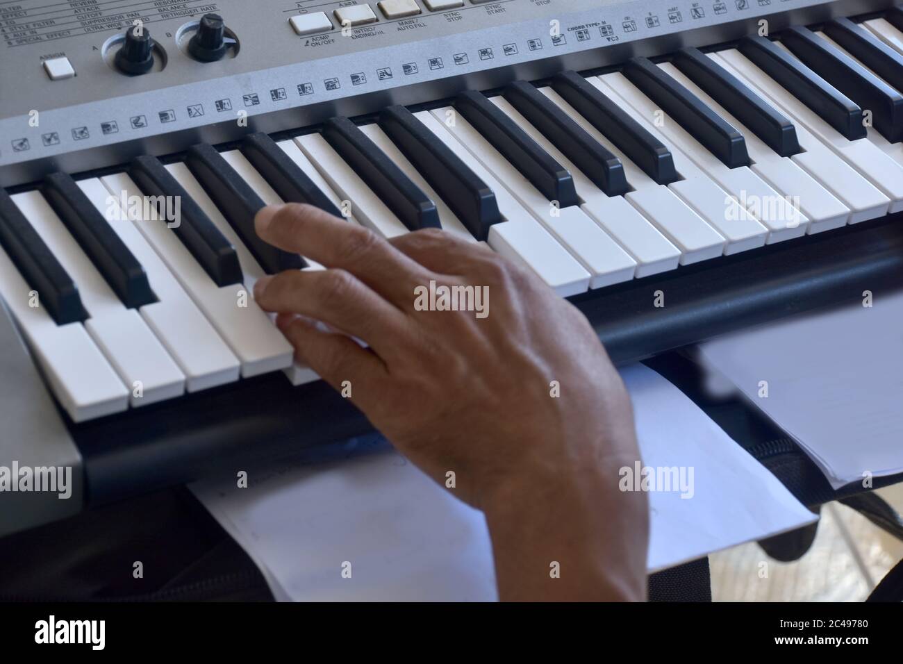 Electronic organ player hi-res stock photography and images - Alamy
