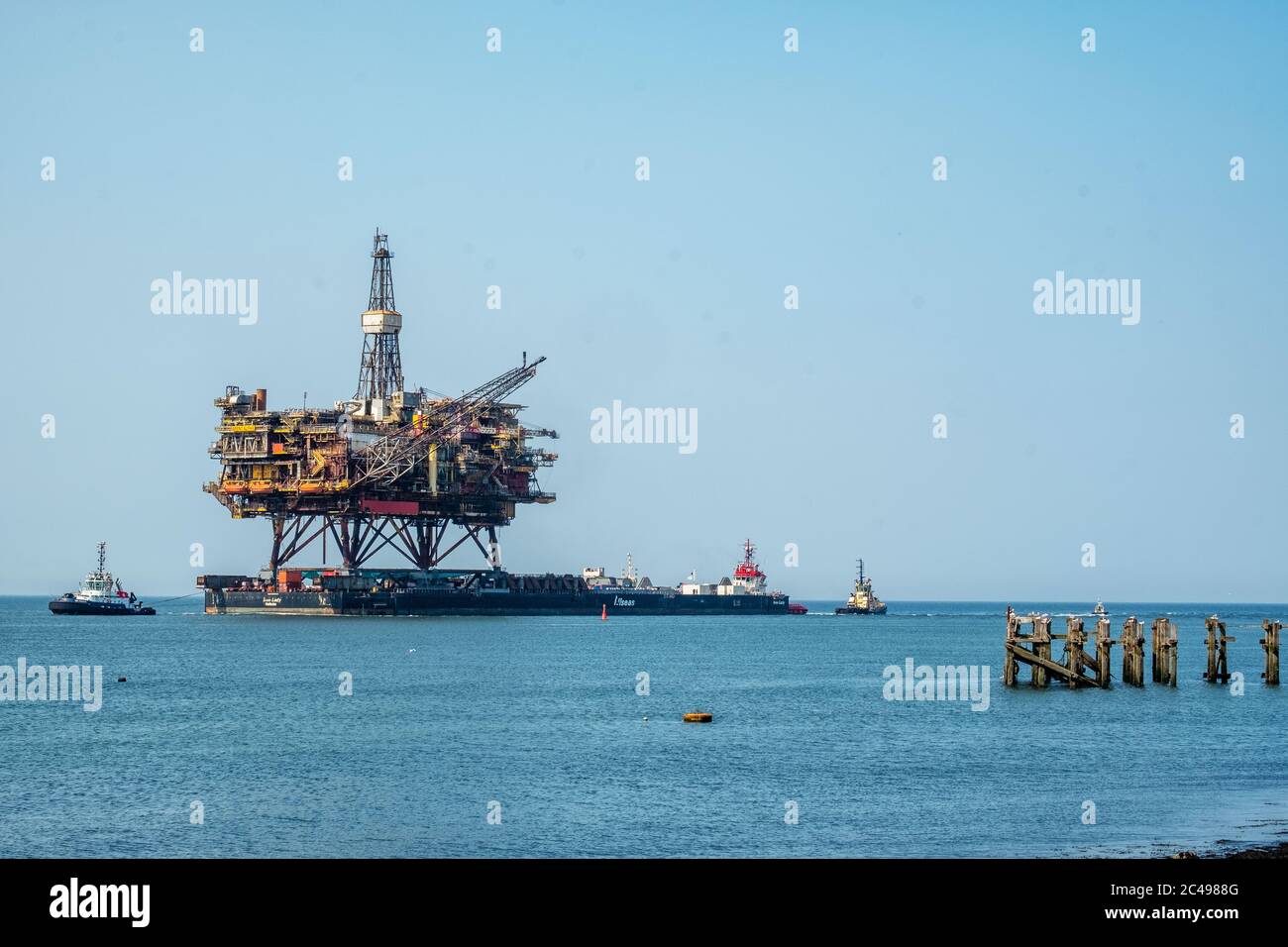 Oil and gas rigs brent alpha hi-res stock photography and images - Alamy