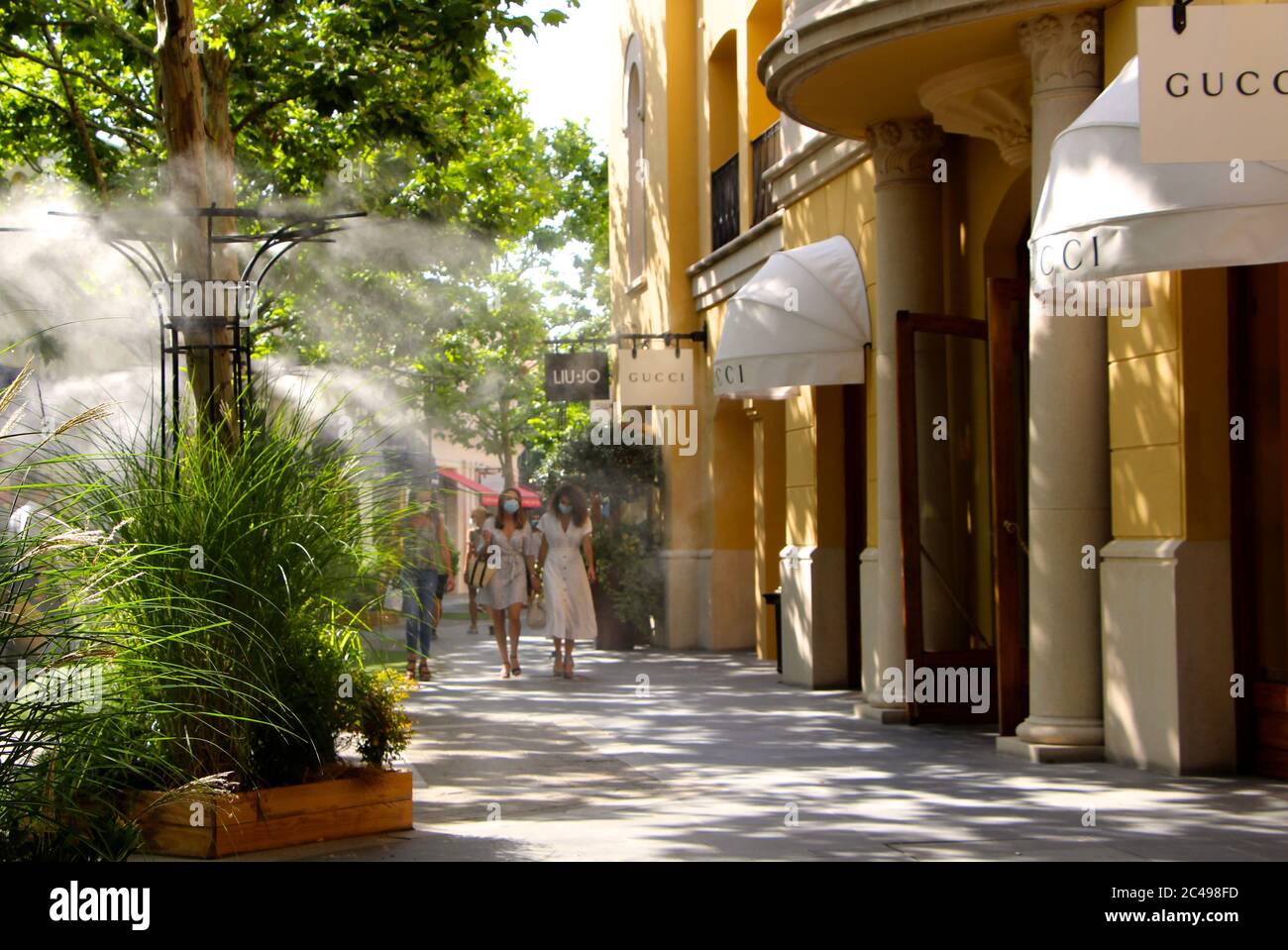 Water vapour cooling hi-res stock photography and images - Alamy