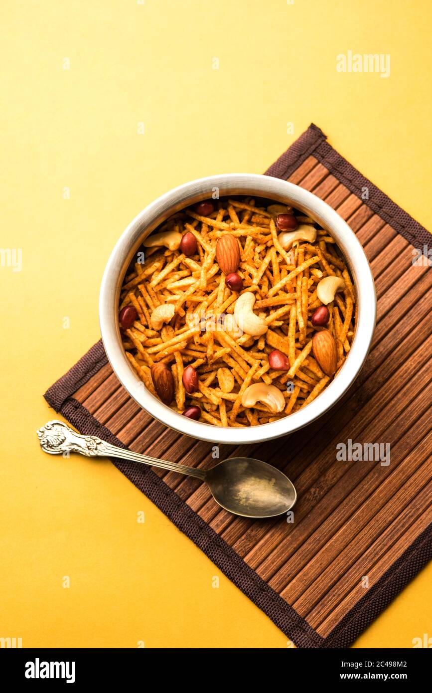 Aloo Chivda or Potato Chiwda also known as Falahari Namkeen for Vrat ...