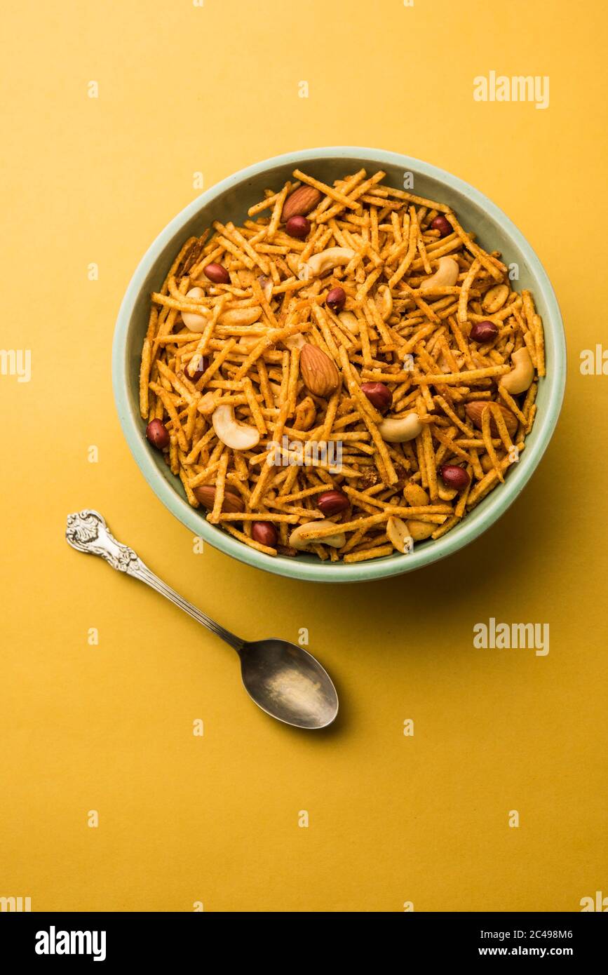 Aloo Chivda or Potato Chiwda also known as Falahari Namkeen for Vrat ...