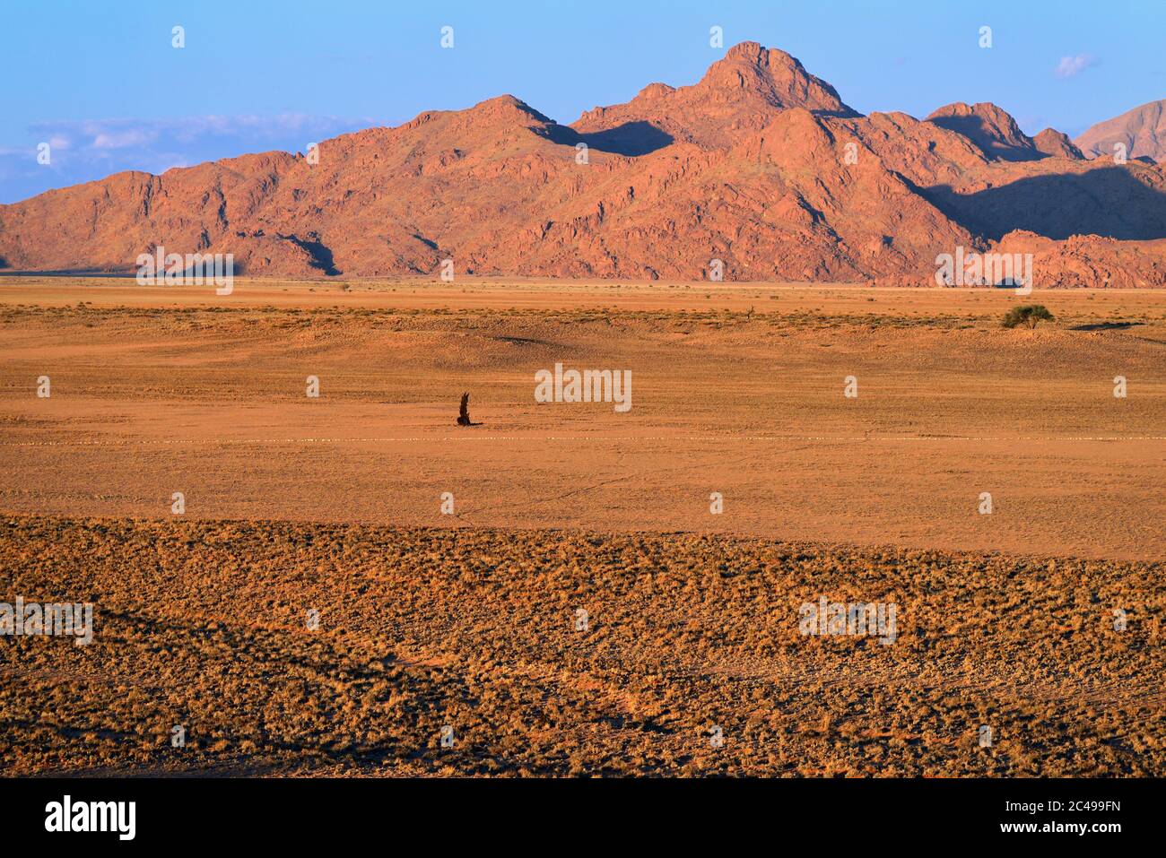 Beautiful namibian landscape at sunset, Sossusvlei, Namib Naukluft ...