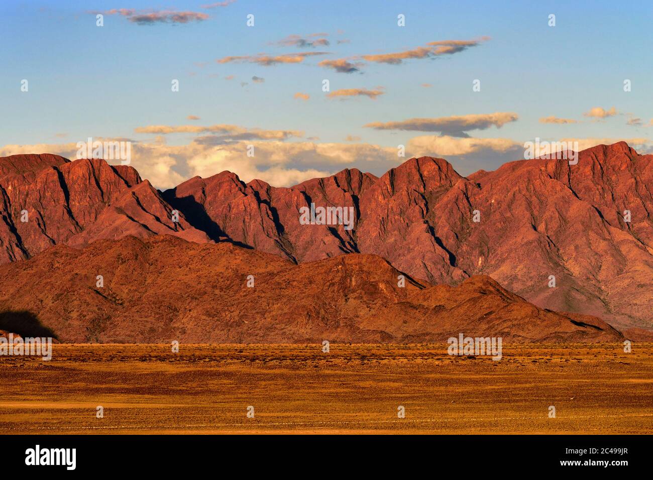 Beautiful namibian landscape at sunset, Sossusvlei, Namib Naukluft ...