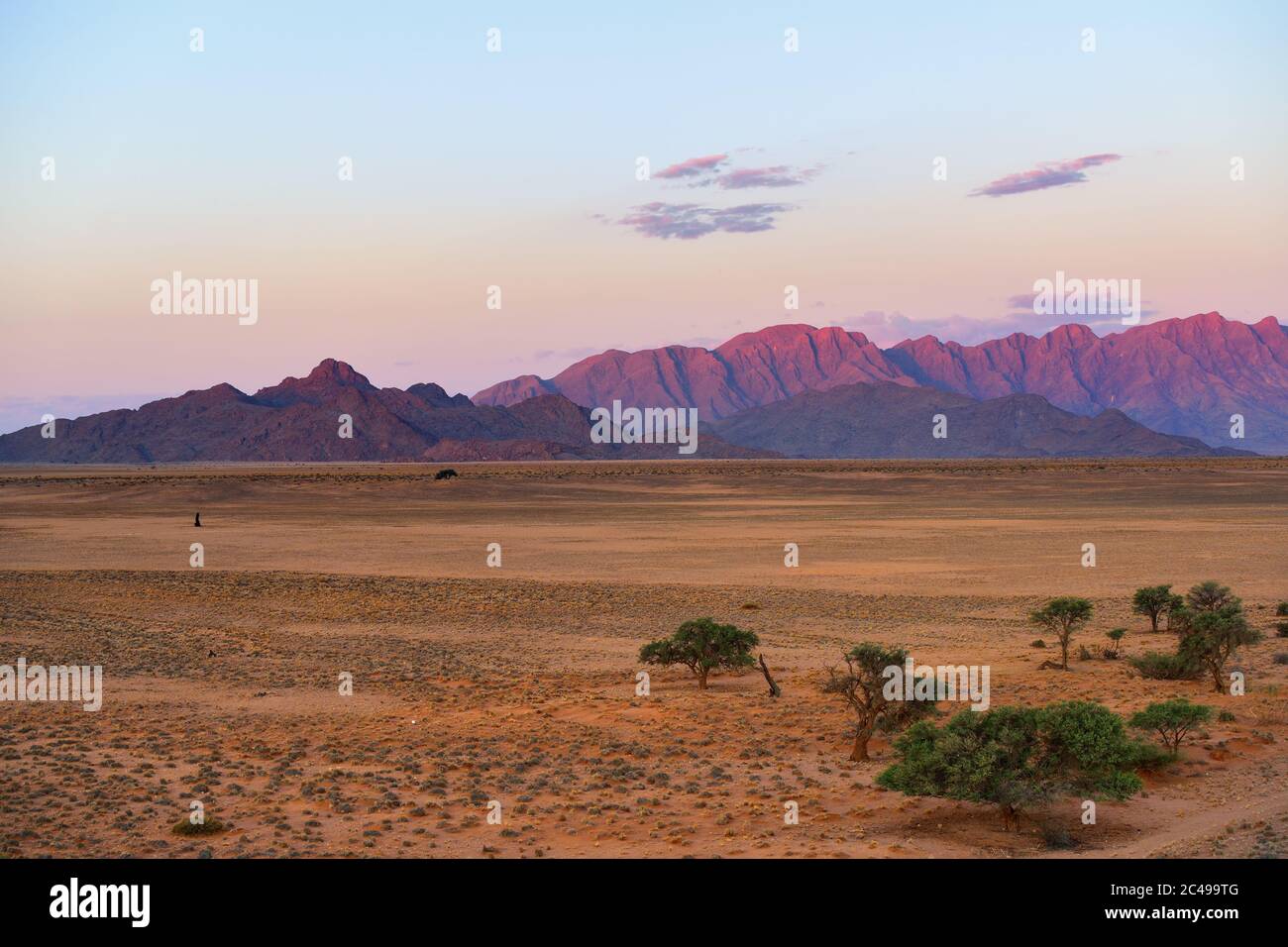 Beautiful namibian landscape at sunset, Sossusvlei, Namib Naukluft ...