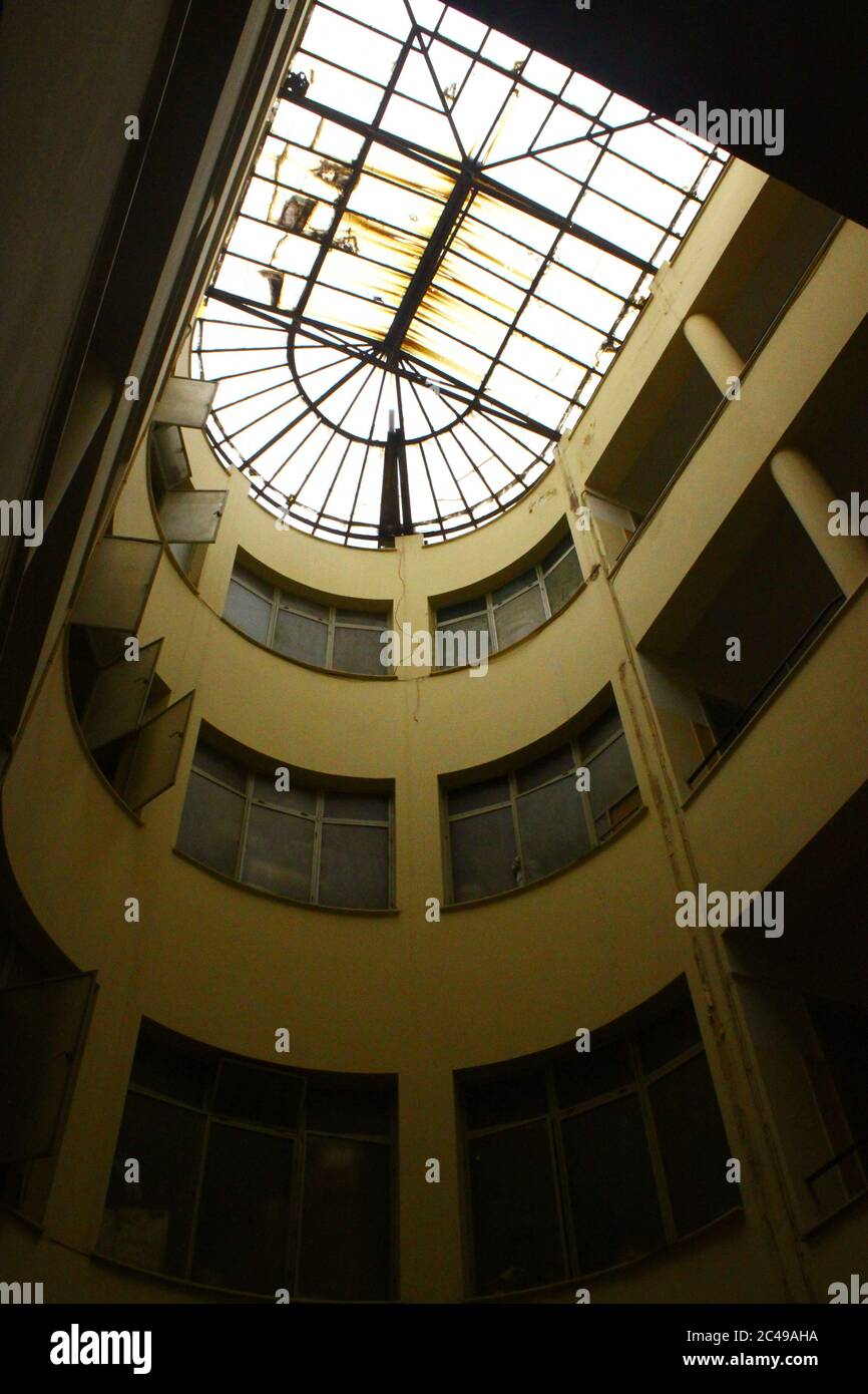 Skylight office tower hi-res stock photography and images - Alamy