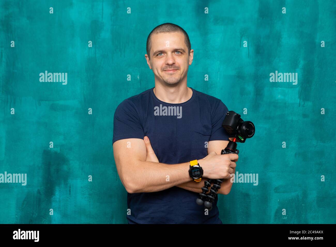 Man filming video with camera hi-res stock photography and images - Alamy