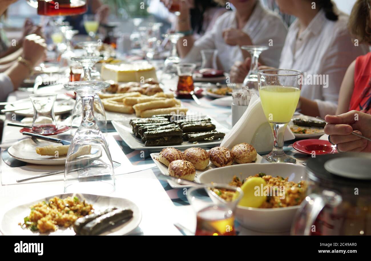 Home sharing food gathering hi-res stock photography and images - Alamy