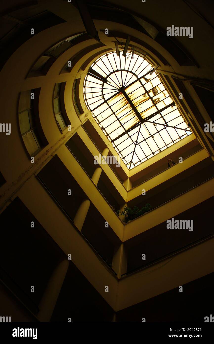 Skylight office tower hi-res stock photography and images - Alamy