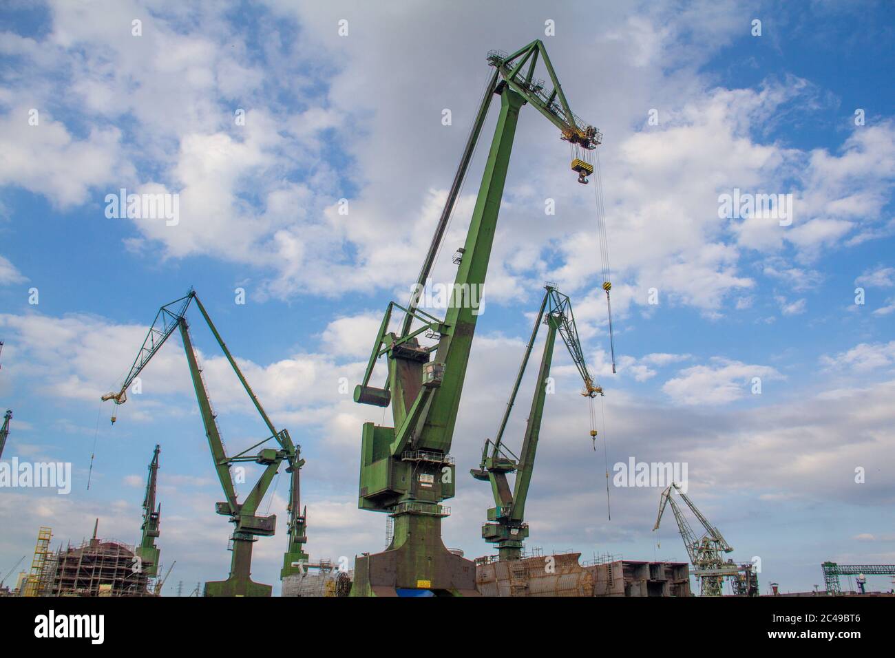 Giant steel crane hi-res stock photography and images - Alamy