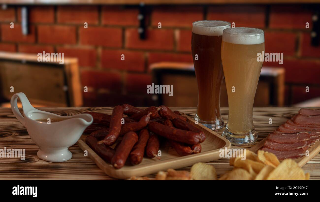 Pub snacks hi-res stock photography and images - Alamy