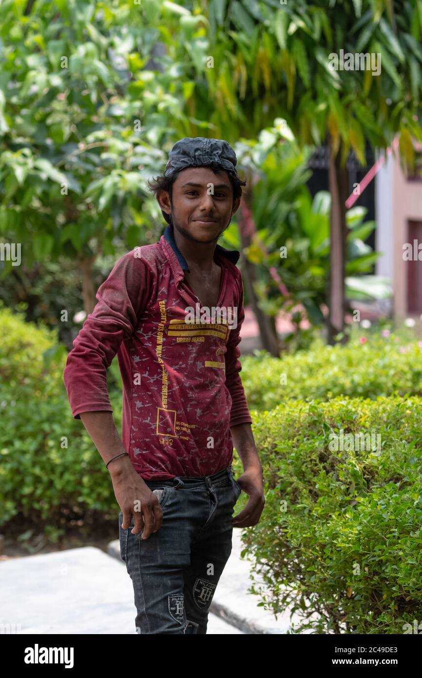 India labor working coronavirus hi-res stock photography and images - Alamy