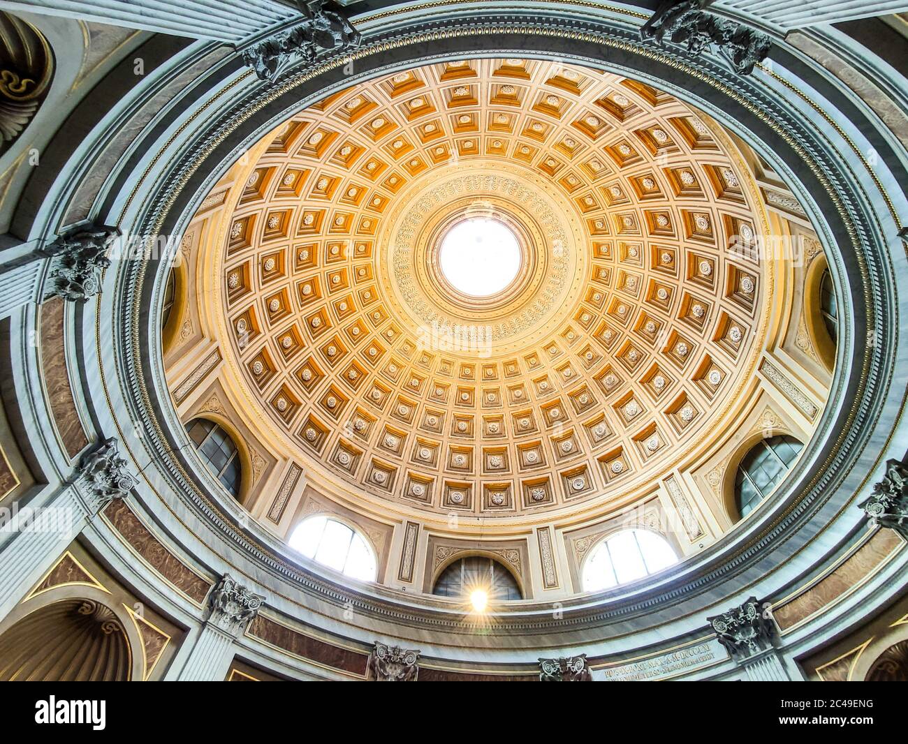 Gold vatican hi-res stock photography and images - Alamy