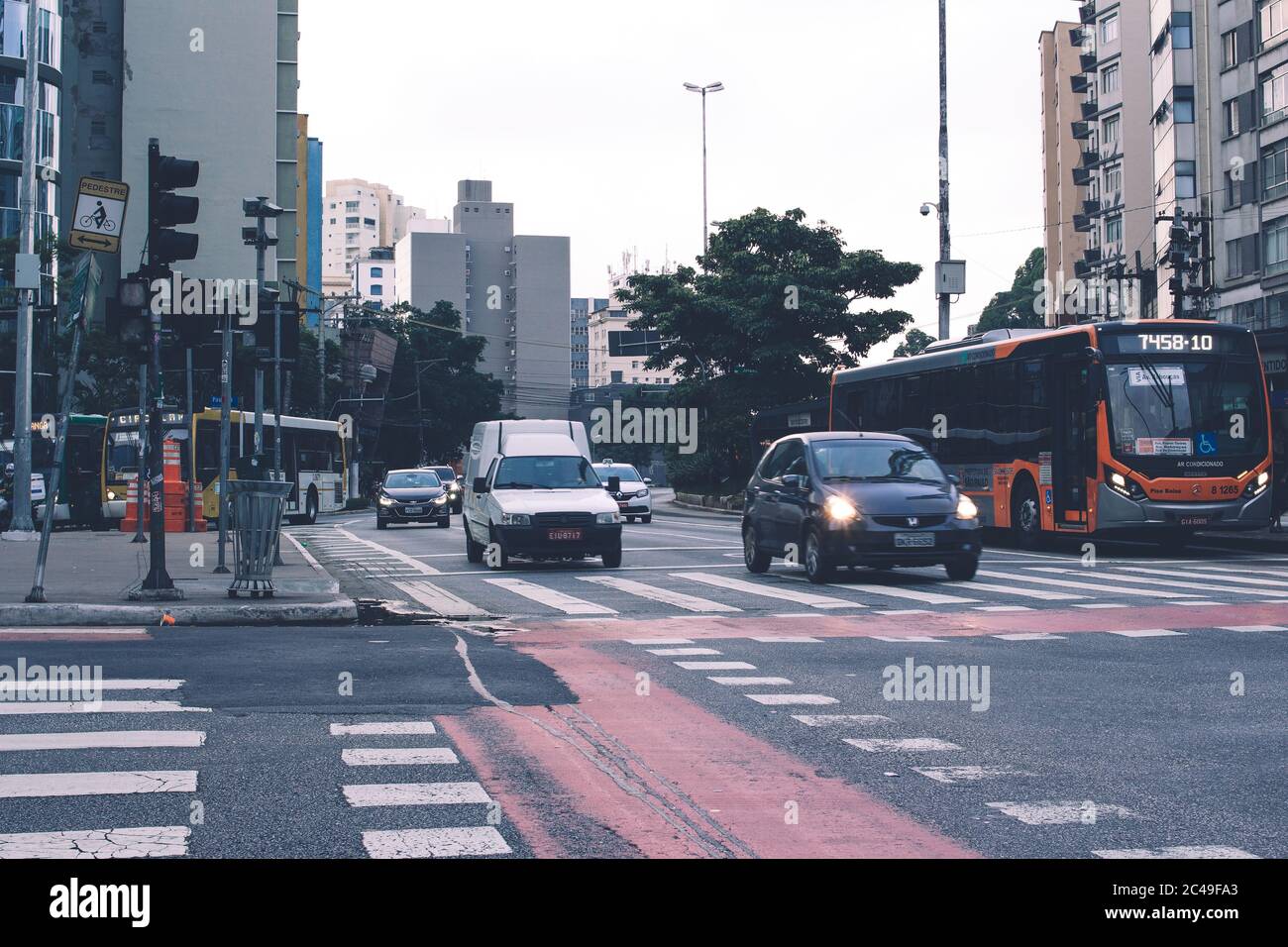 cars in the street Stock Photo - Alamy