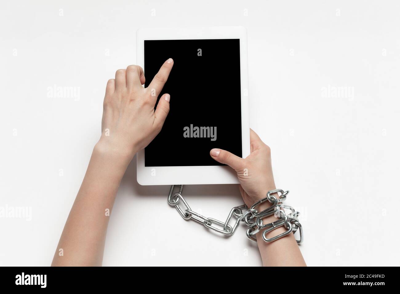 Human hand holding chain hi-res stock photography and images - Alamy