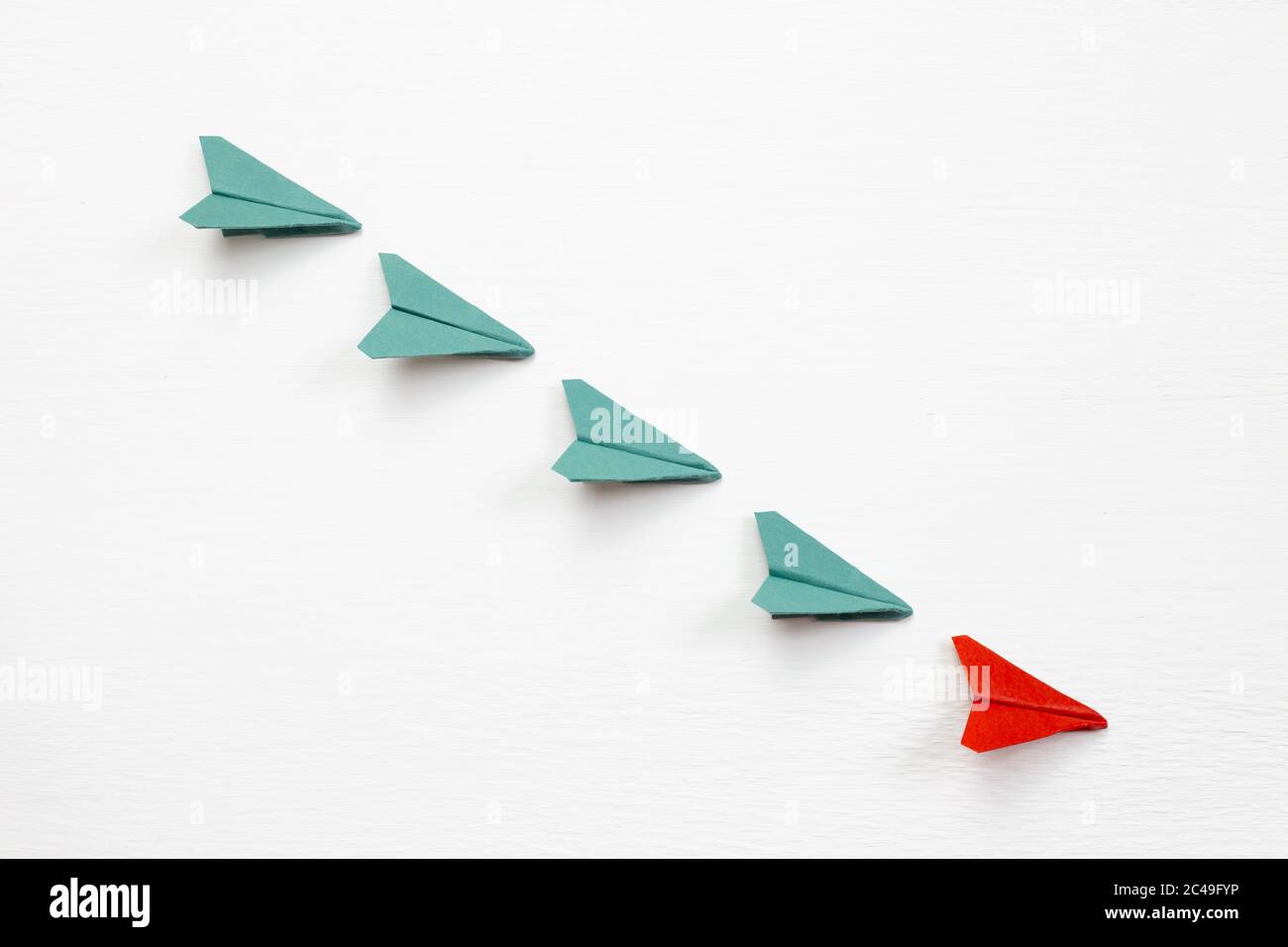 Row of paper plane on white background. Business, leadership, goal ...