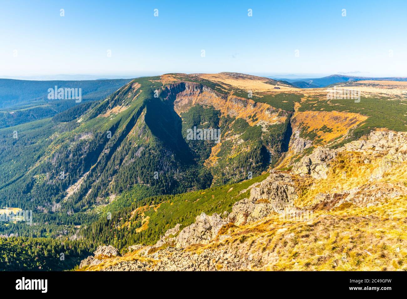 Studnicni Mountain and Giant Valley, Czech: Obri dul, on autumn sunny ...