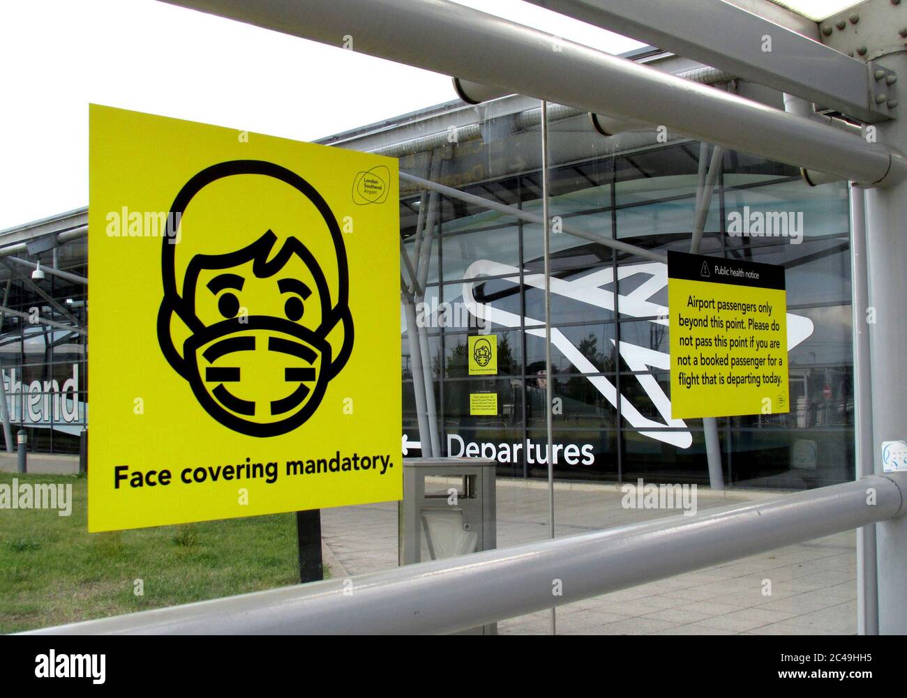 Mandatory signs hi-res stock photography and images - Alamy