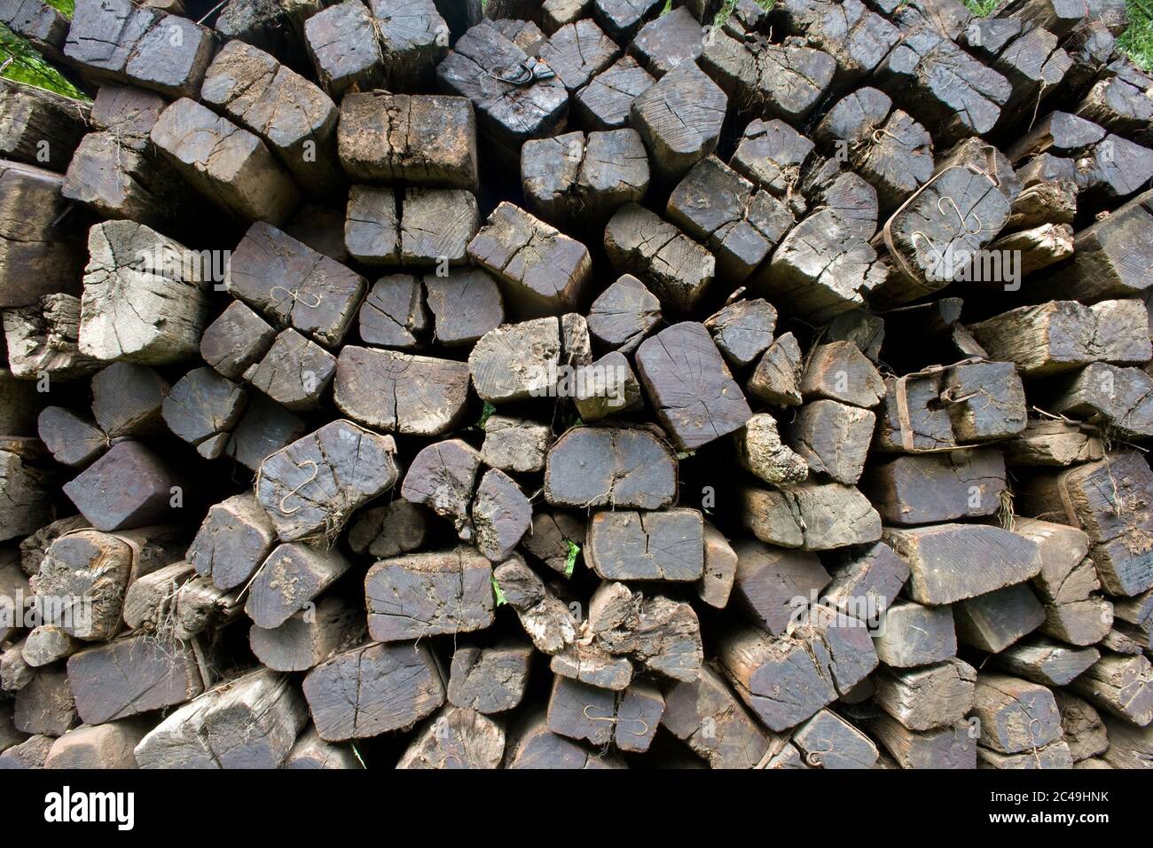 Railway tie sleeper texture hi-res stock photography and images - Alamy