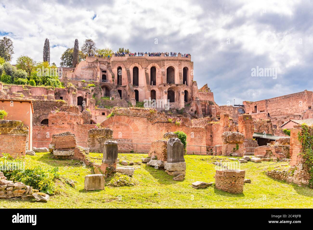 Terrace on Palatine Hill. The best lookout point of Roman Forum, Rome ...