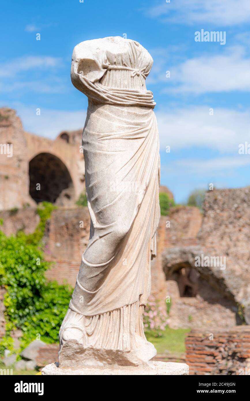 Headless ancient roman statue ruins hi-res stock photography and images ...
