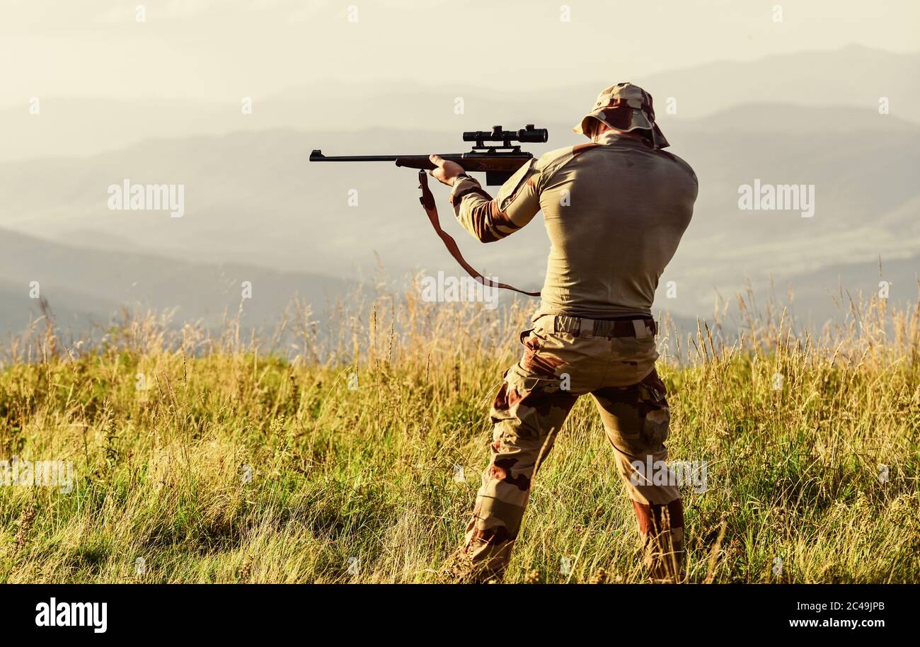 Soldier targeting hi-res stock photography and images - Alamy
