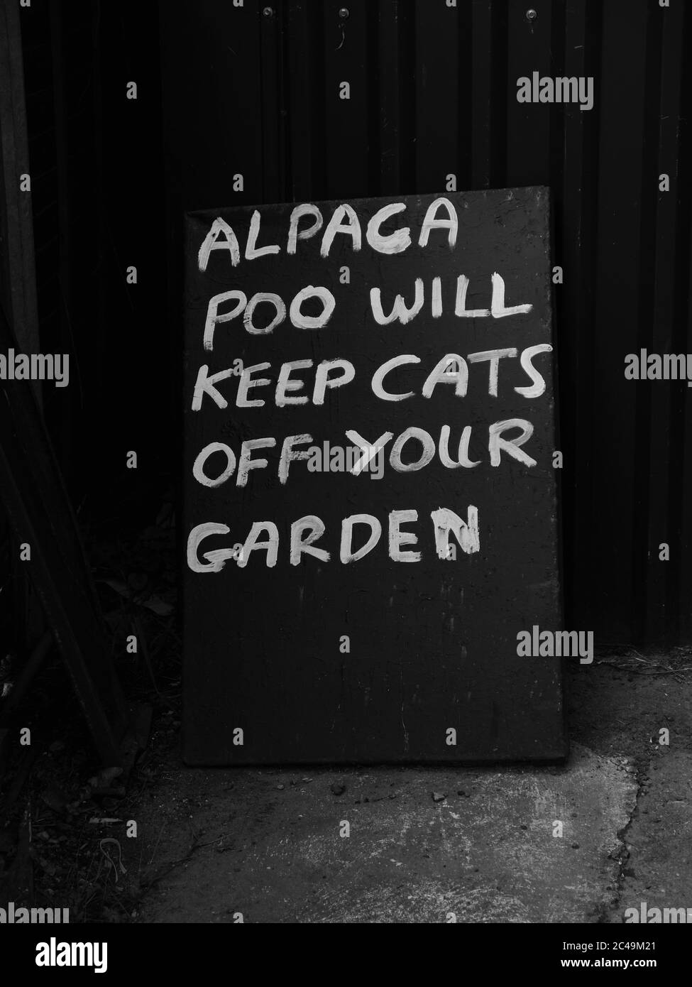 Shop sale sign Black and White Stock Photos & Images - Alamy