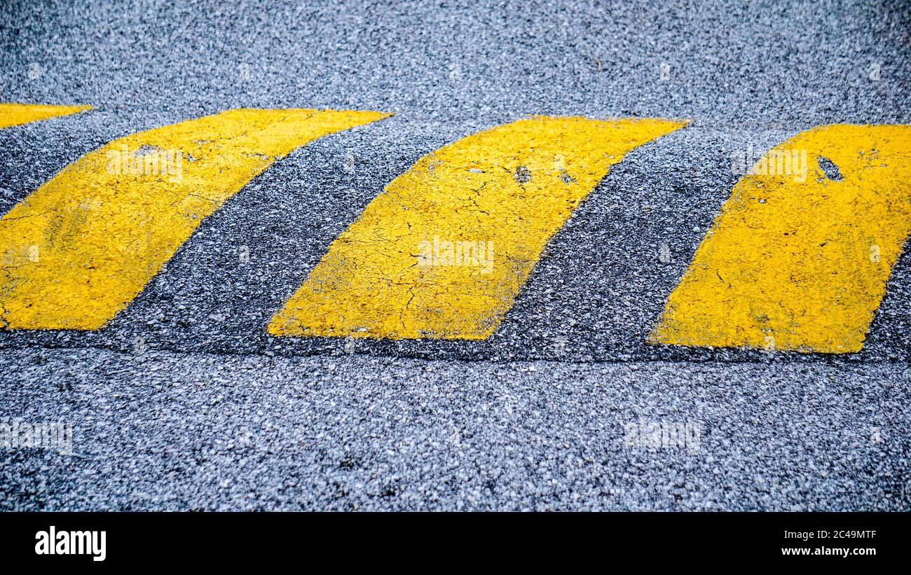 Vertical deflection hi-res stock photography and images - Alamy