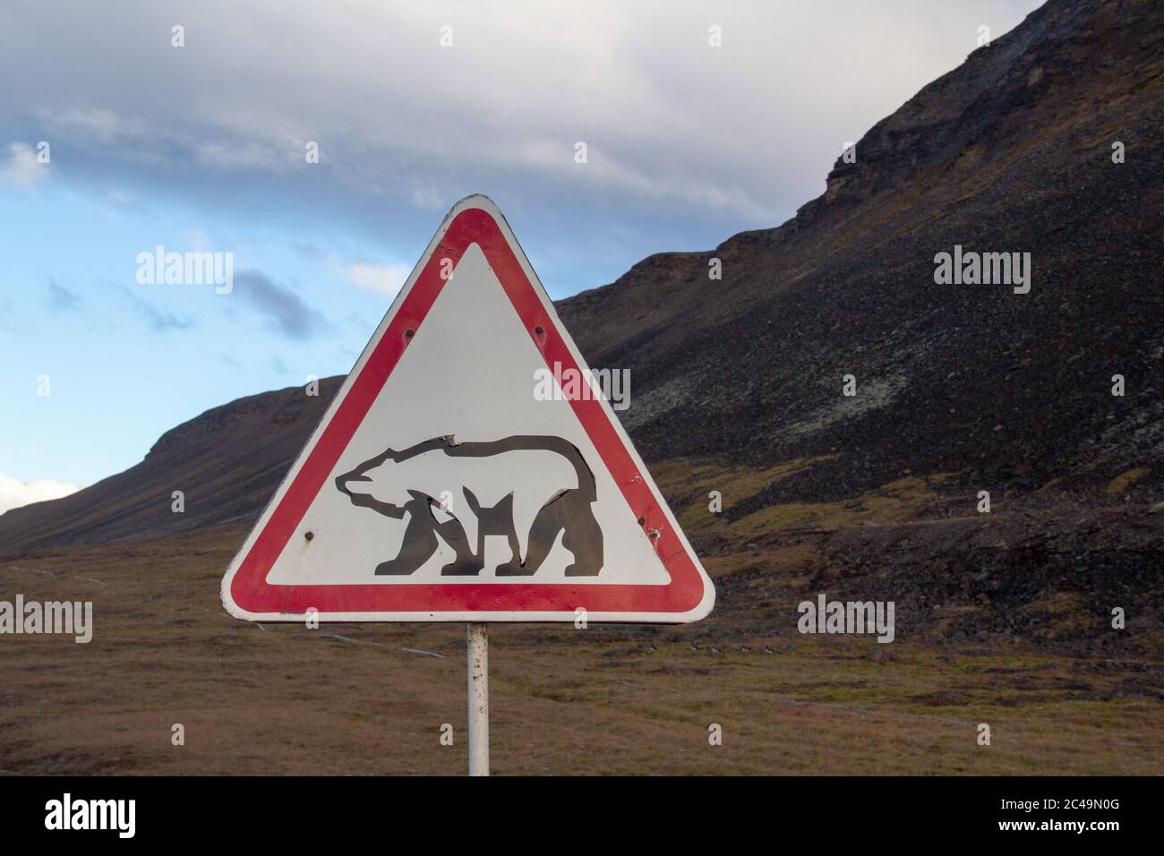 Bear warning sign caution signs hi-res stock photography and images - Alamy