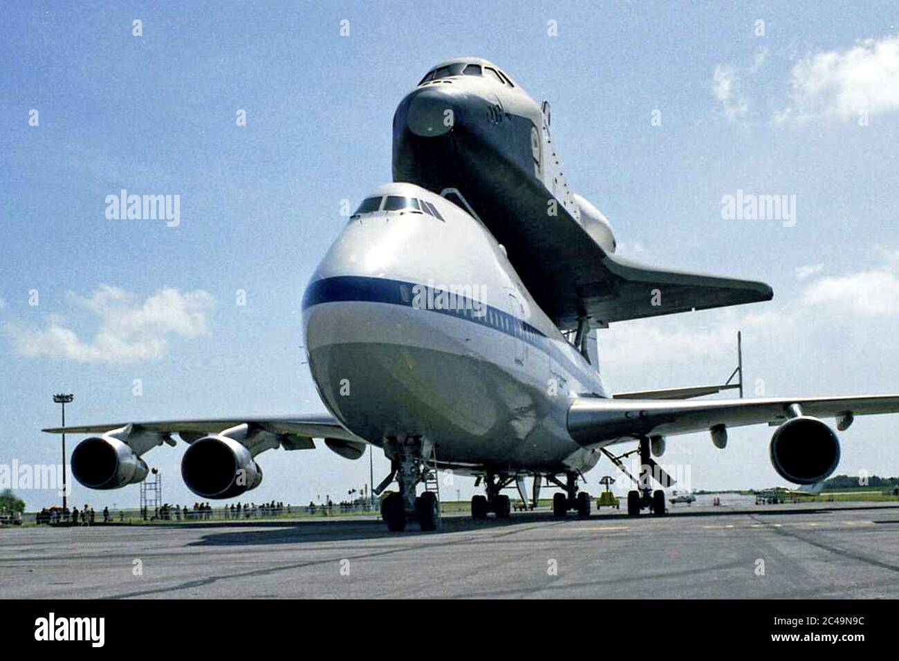 Space shuttle on boeing 747 hi-res stock photography and images - Alamy
