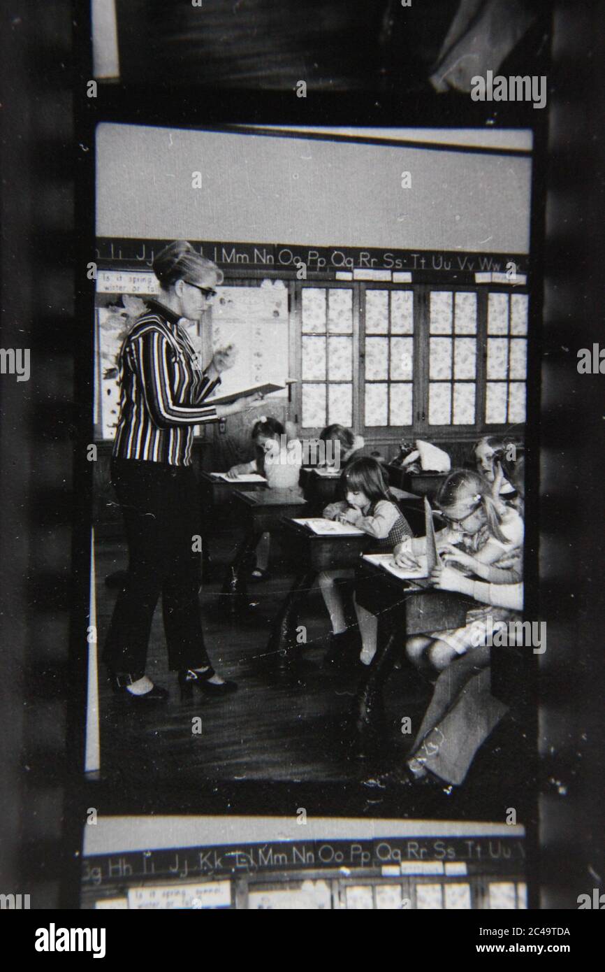1970s classroom elementary hi-res stock photography and images - Alamy