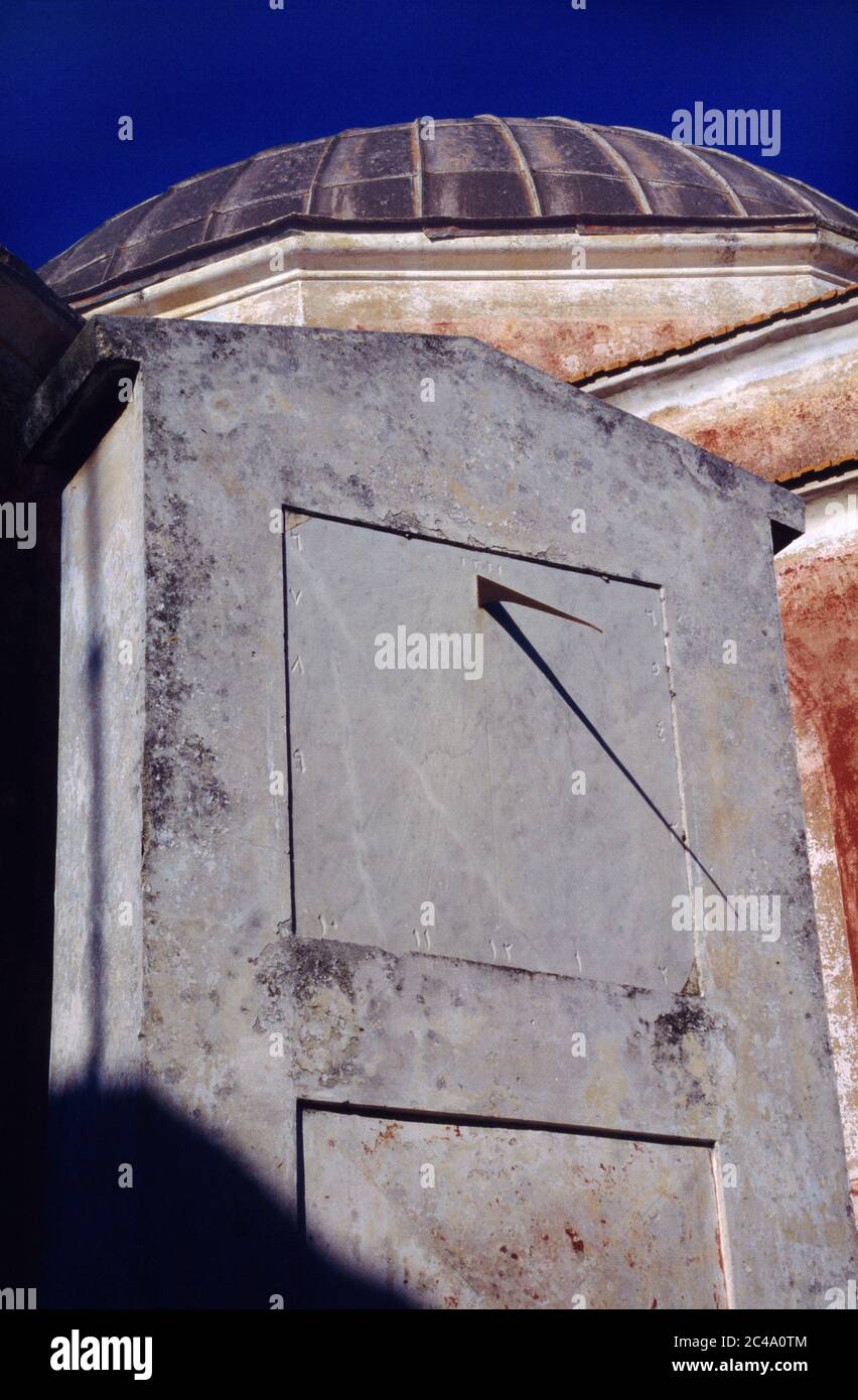 Islamic sundial hi-res stock photography and images - Alamy