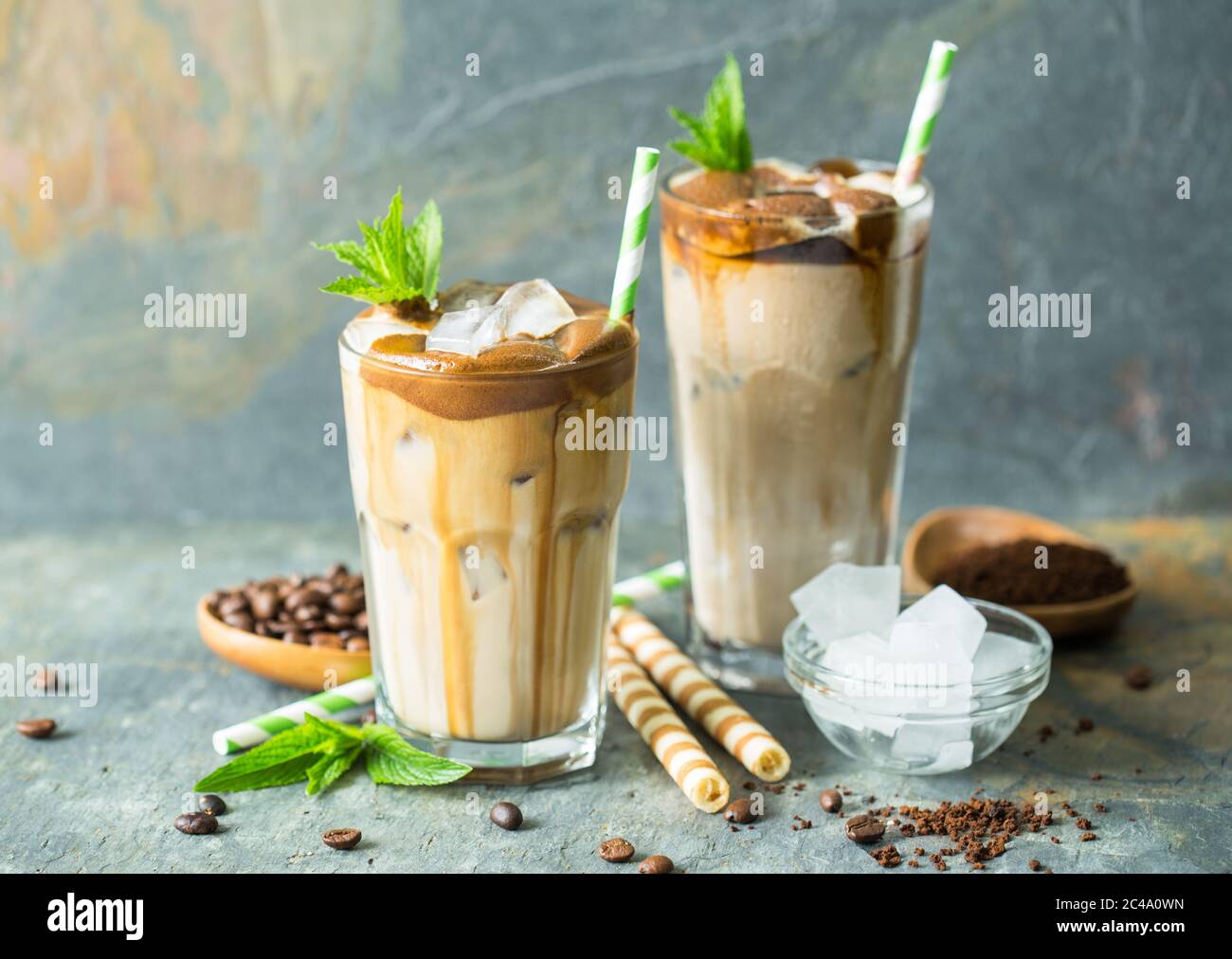 Iced cafe latte hi-res stock photography and images - Alamy