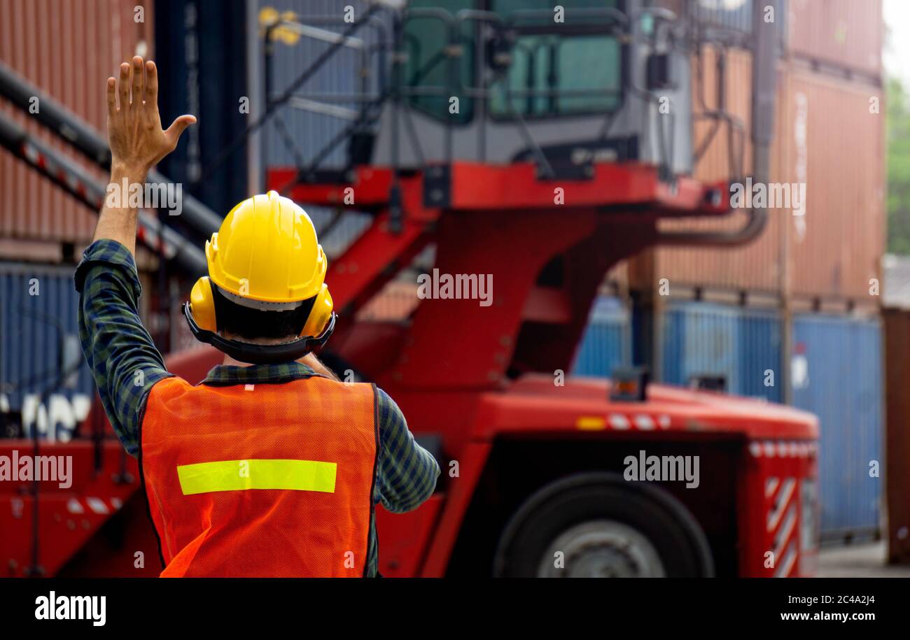 1 Foreman is controlling container loading in import-export business ...