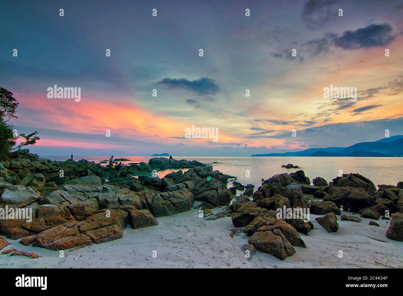 Beautiful sunset moment from Sungai Batu, Penang with long shutter ...