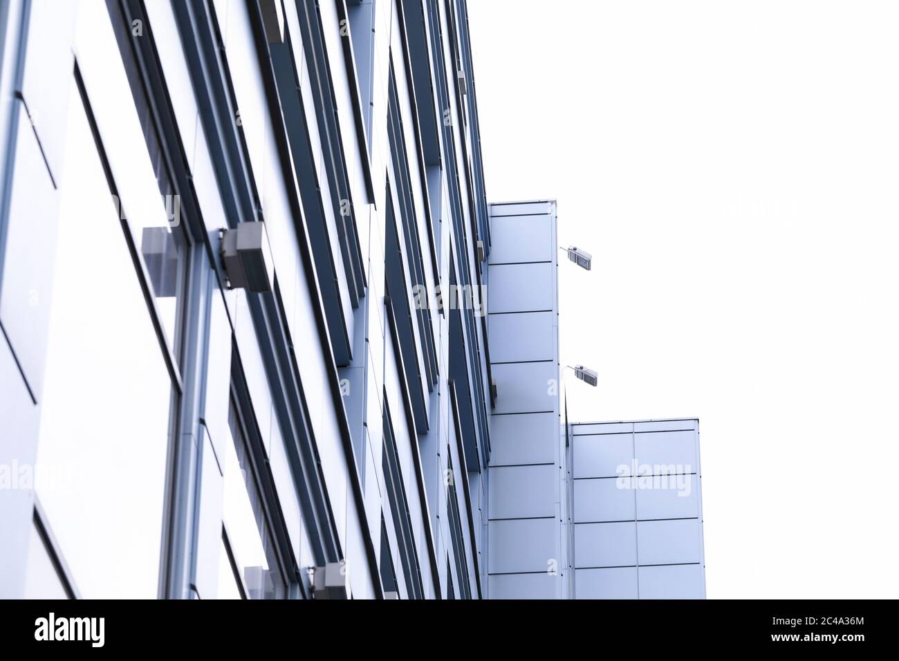 Metal building facade hi-res stock photography and images - Alamy