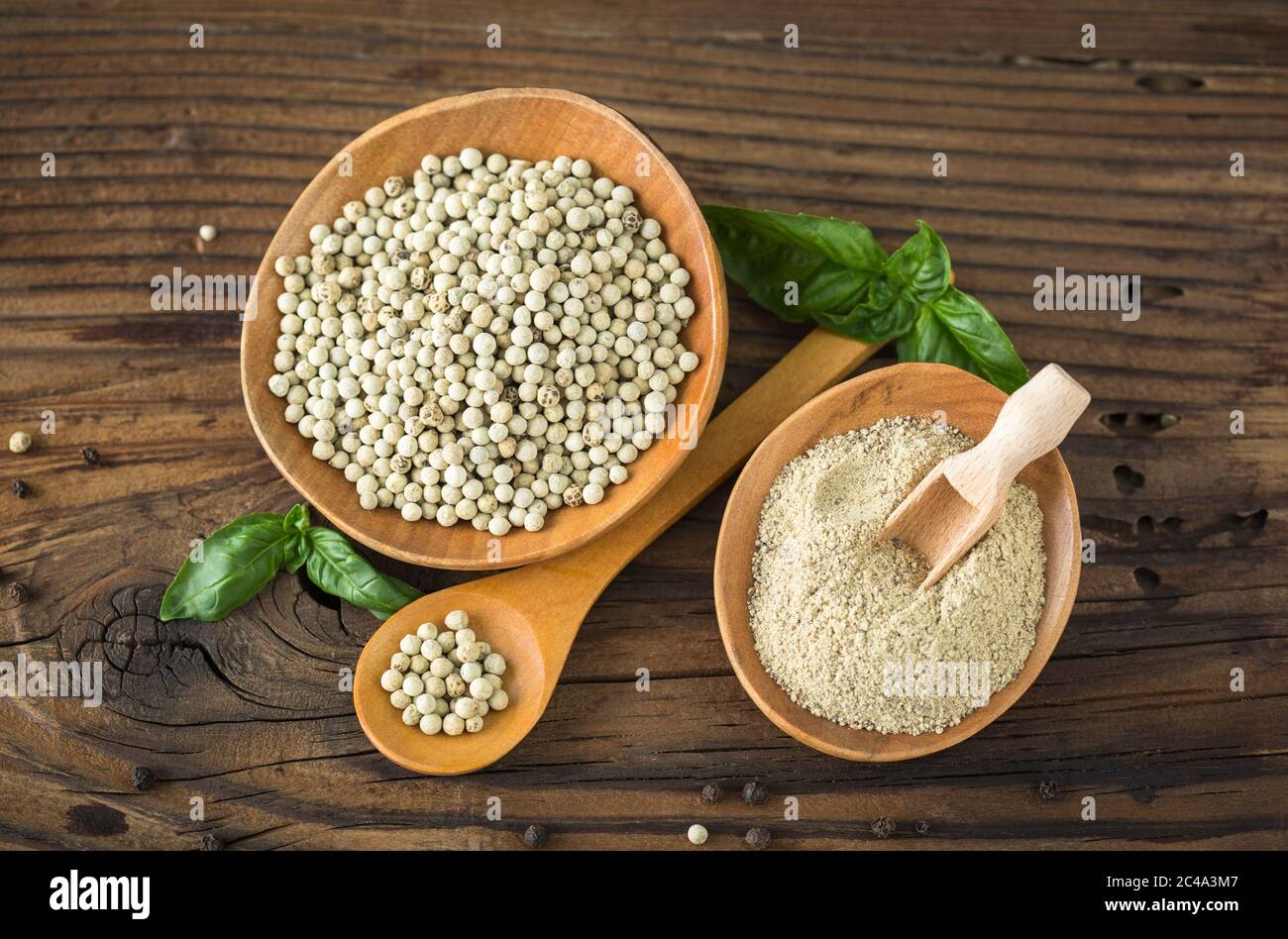 Black and white pepper heap mix hi-res stock photography and images - Alamy
