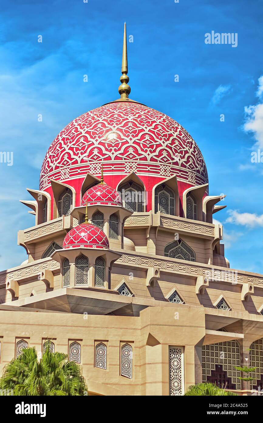 Architectural design of a mosque Dome in Putrajaya Stock Photo - Alamy