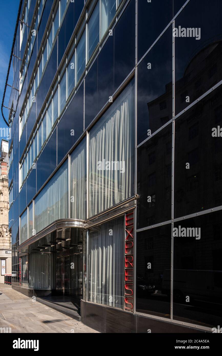 Daily express building hi-res stock photography and images - Alamy